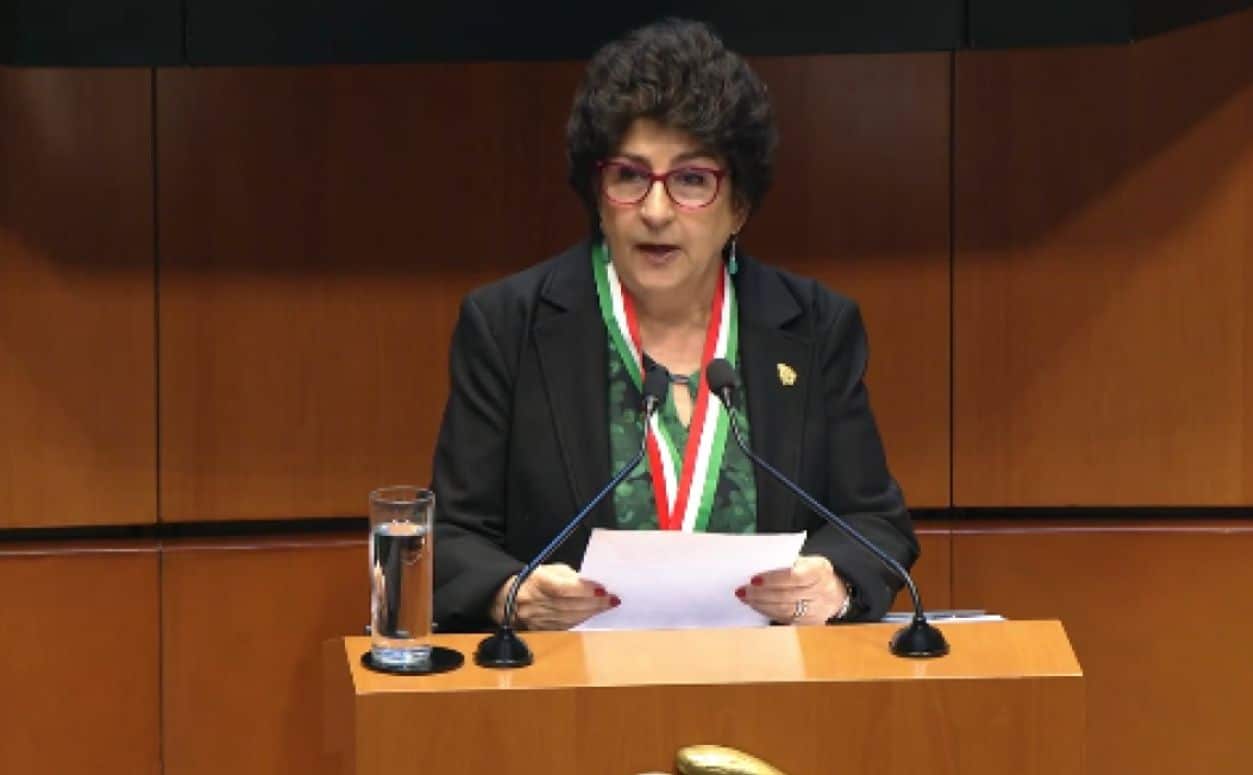 Silvia Molina recibe el Premio al Mérito Literario Rosario Castellanos ...