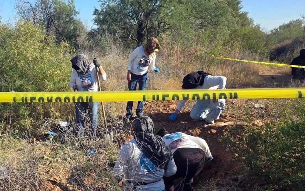 Buscadoras hallan cuatro fosas clandestinas en Hermosillo - La Verdad ...